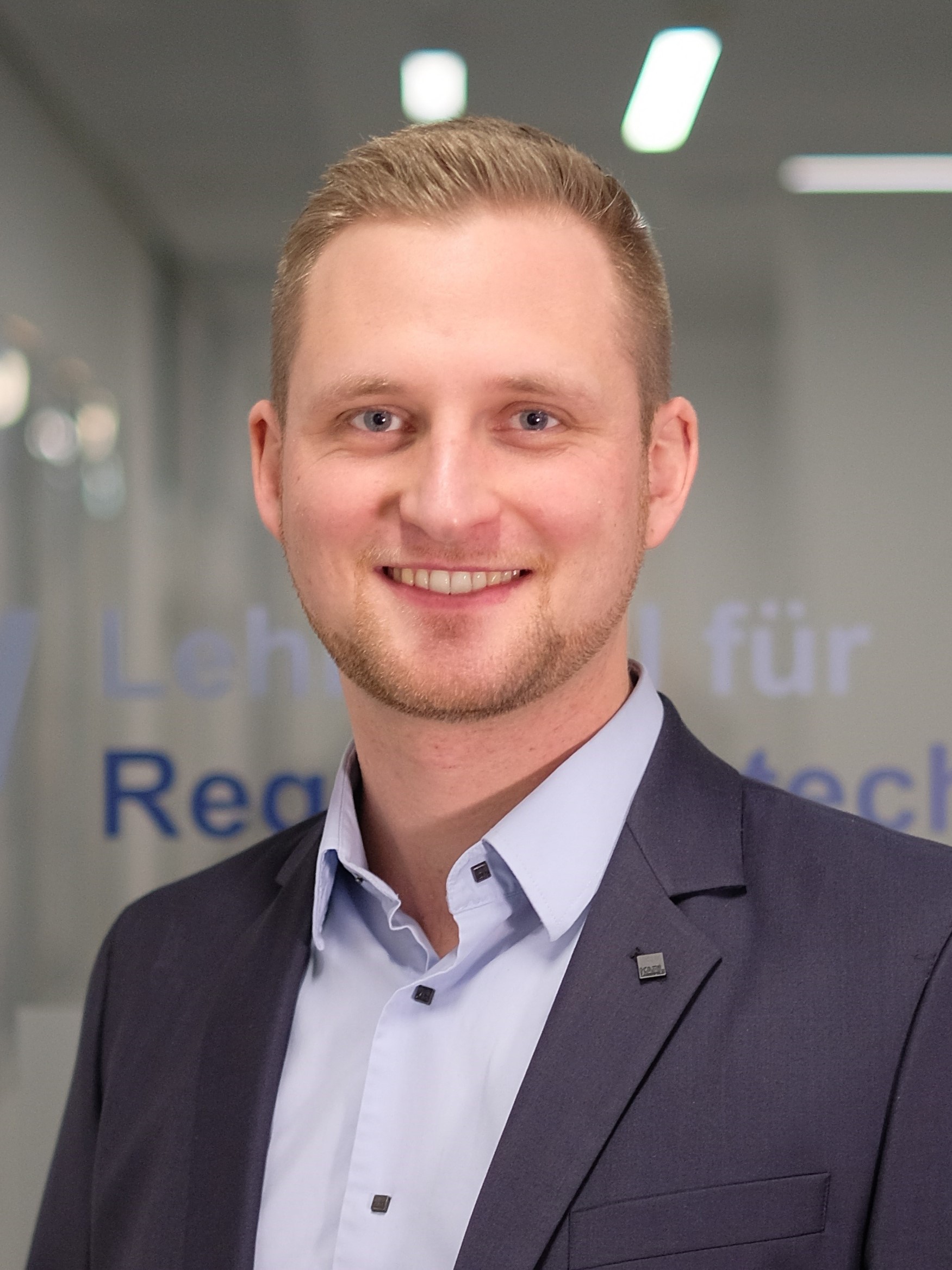 Dr.-Ing. Lars Ullrich - Chair of Automatic Control